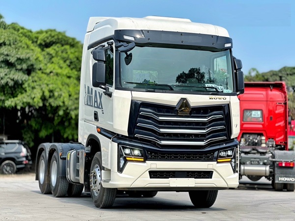 Xe đầu kéo Howo Max 460HP - Hỗ trợ lăn bánh 85%